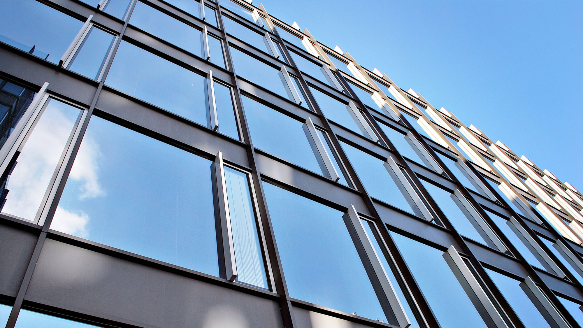 Glass & Aluminium Curtain Wall Installation Services in London